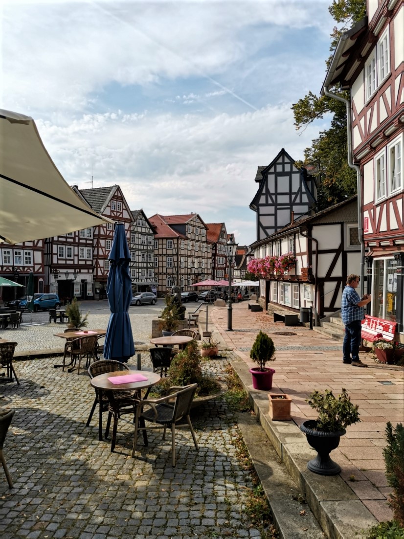 Homberg (Efze)-Altstadtspaziergang im Fachwerkjuwel - Bis zum Horizont