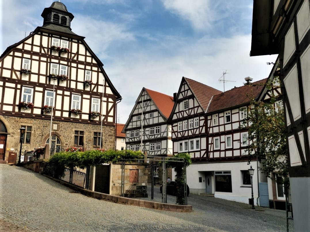Homberg (Efze)-Altstadtspaziergang im Fachwerkjuwel - Bis zum Horizont