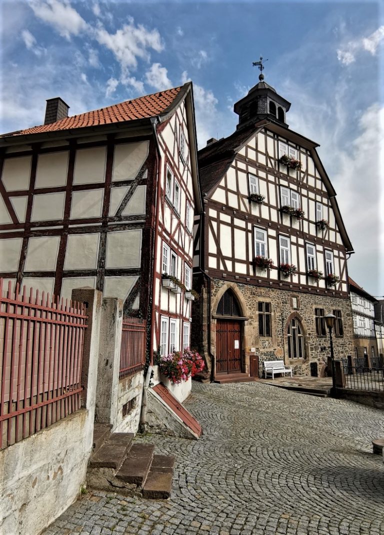 Homberg (Efze)-Altstadtspaziergang im Fachwerkjuwel - Bis zum Horizont