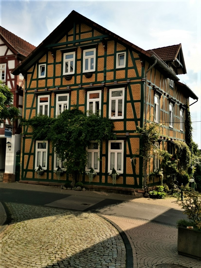 Homberg (Efze)-Altstadtspaziergang im Fachwerkjuwel - Bis zum Horizont